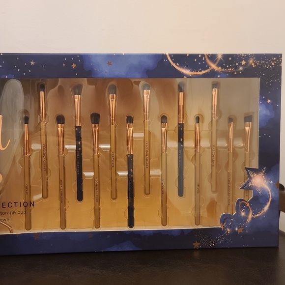 Essentials Collection | Makeup | New Essentials Collection Grand Luxe ...